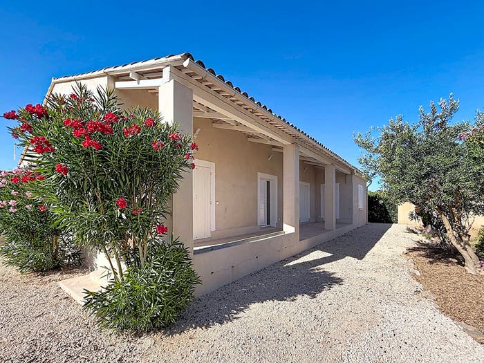 Entraigues-sur-la-Sorgue - Maison 7 pièces à vendre