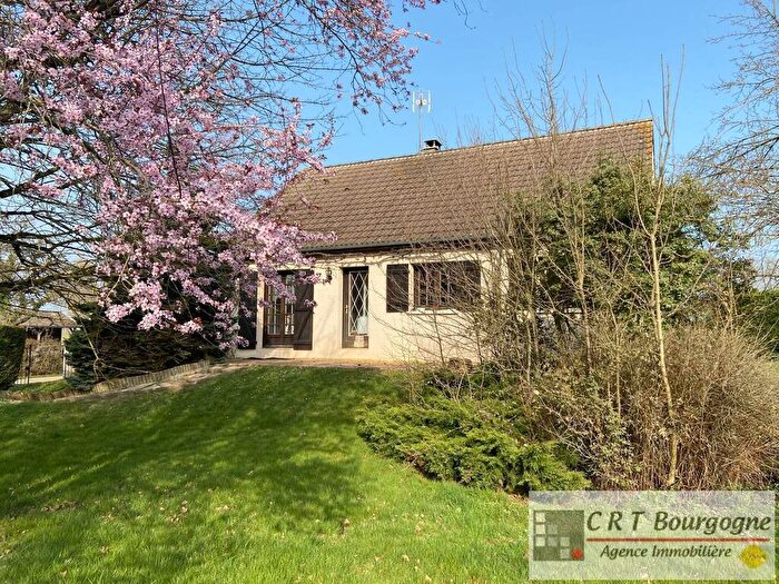 Maison 4 pièces à Saint-Denis-sur-Ouanne, à vendre
