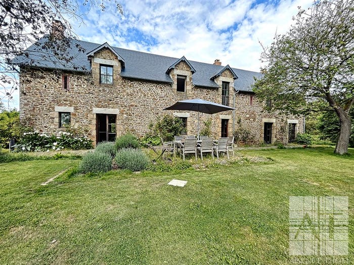 Maison 6 pièces à Montenay, à vendre