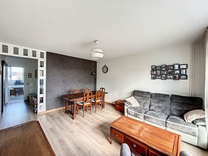 Fontenay-le-Fleury, Vieux village : Appartement 4 pièces à vendre