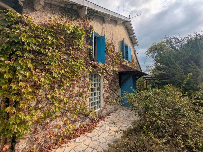 Vallereuil - Maison 4 pièces à vendre