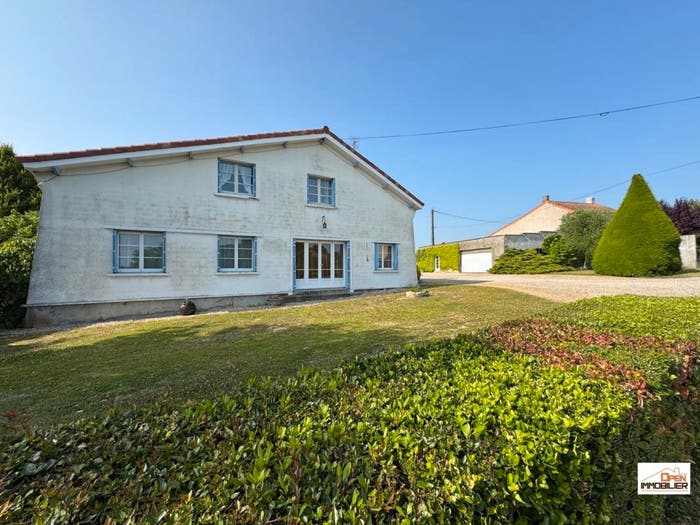 Maison 9 pièces à vendre à Berneuil