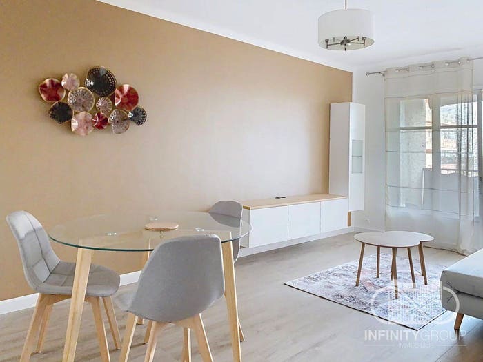 Centre Ville Sud Ouest, Grasse : Appartement 2 pièces à louer