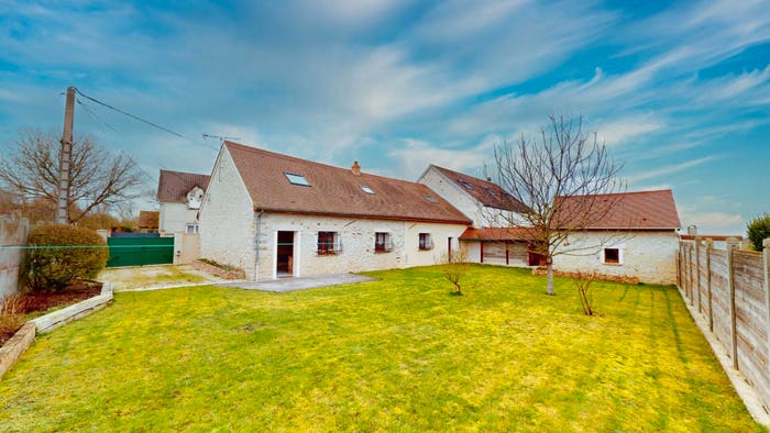 Jouy-le-Châtel : Maison 9 pièces à vendre