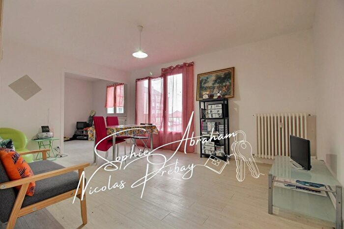 Angerville - Appartement 4 pièces à vendre