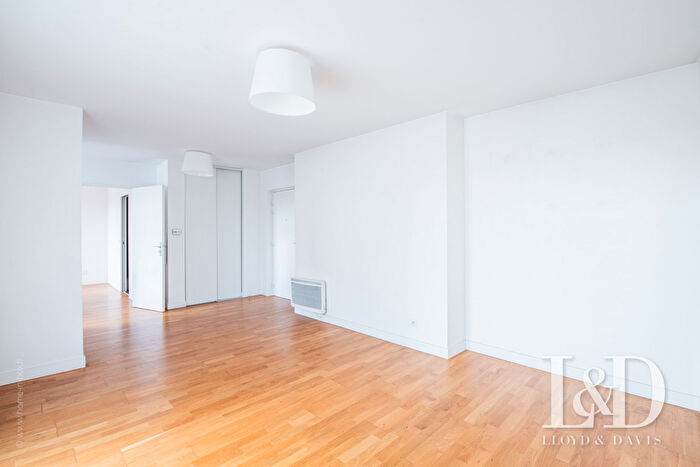 Asnières-sur-Seine, Centre-ville : Appartement 2 pièces à vendre