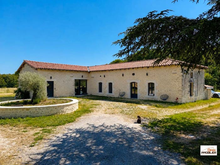 Maison 6 pièces à Berneuil, à vendre