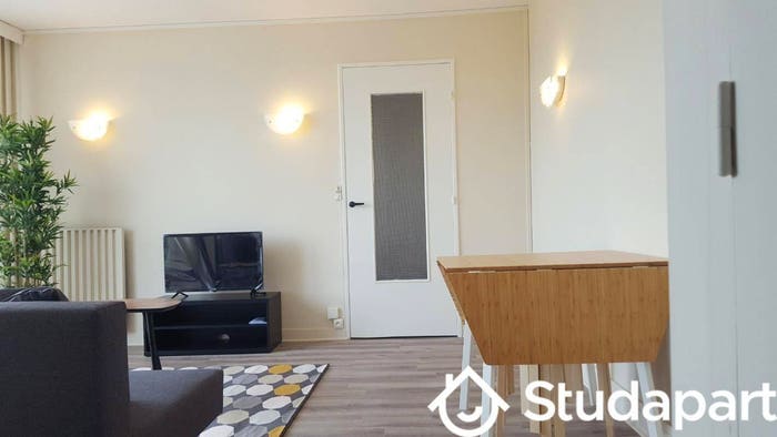 Appartement 1 pièce à Bourgogne-Pasteur, Orléans, à louer