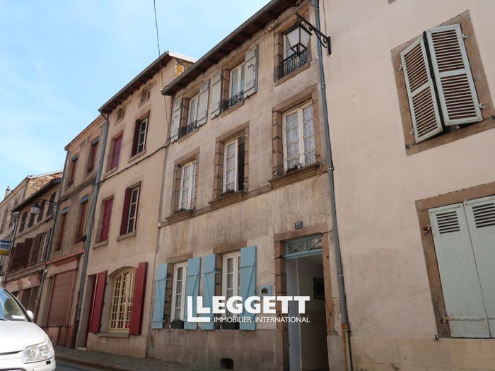 Bourganeuf - Maison 9 pièces à vendre