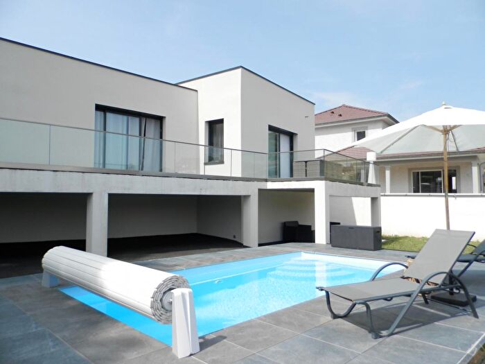 Lons-le-Saunier, Marjorie : Maison 6 pièces à vendre