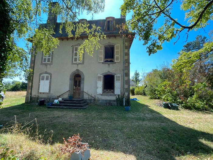Maison 12 pièces à Teissières-de-Cornet, à vendre