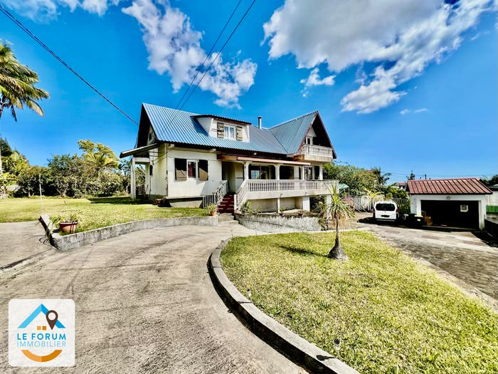 Maison 5 pièces à Le Tampon, à vendre