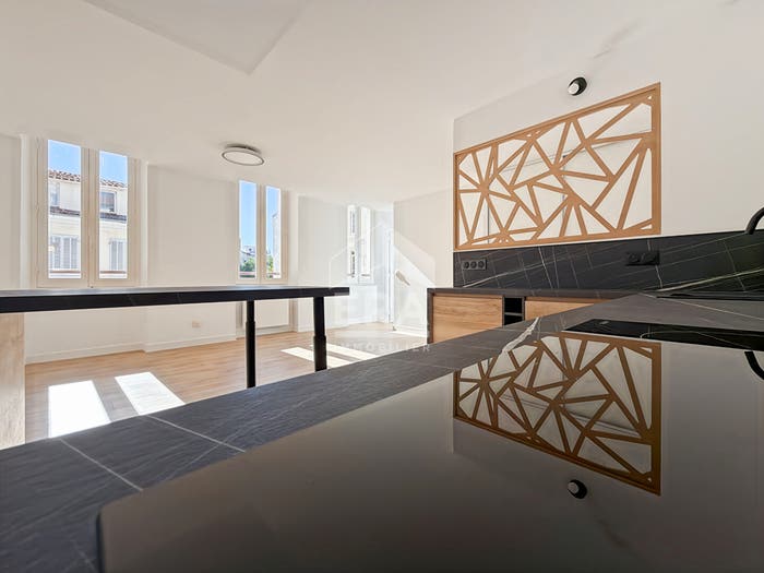 Appartement 2 pièces à Marseille 1er, Chapitre, à vendre