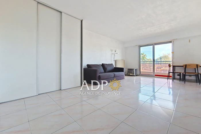 Appartement 1 pièce à louer à Mandelieu-la-Napoule, Capitou