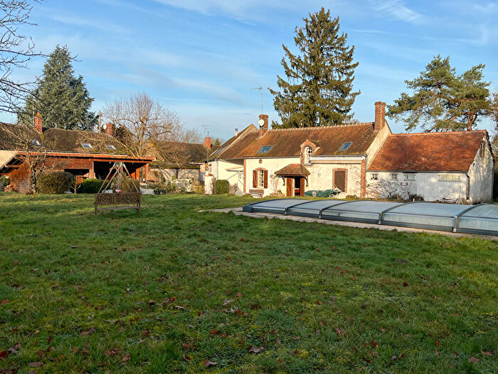 Maison 8 pièces à Pers-en-Gâtinais, à vendre