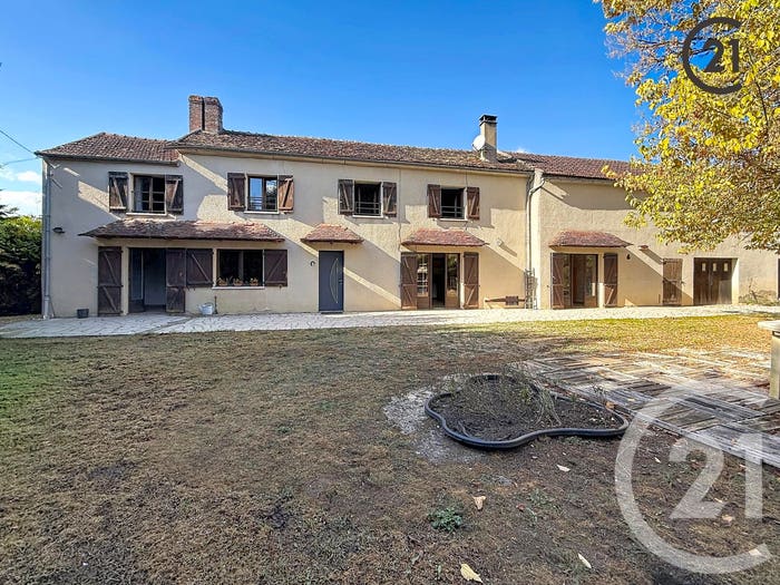 Charbuy - Maison 6 pièces à vendre