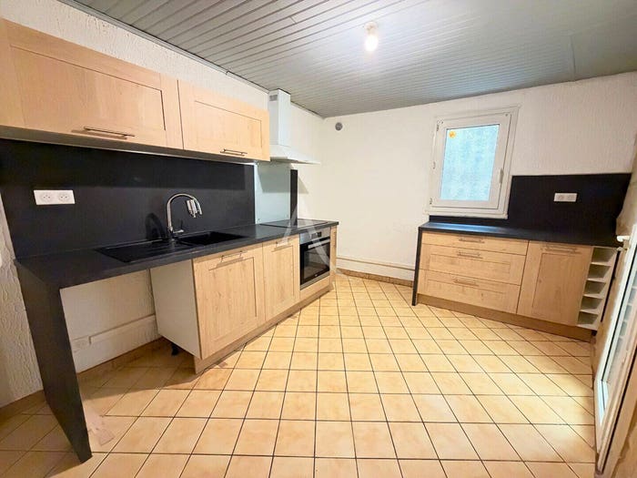 Maison 4 pièces à Nord, Marguerittes, à louer