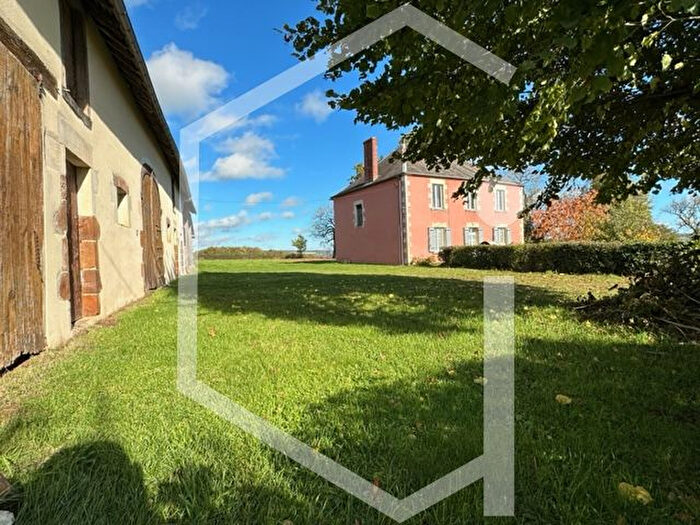Maison 3 pièces à Sens-Beaujeu, à vendre