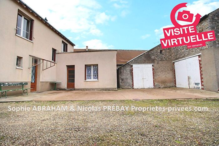 Maison 7 pièces à vendre à Angerville