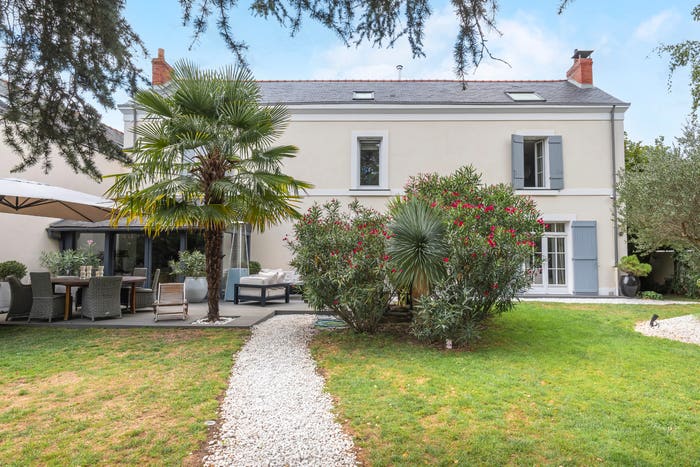 Angers, Roseraie : Maison 6 pièces à vendre