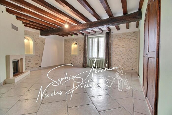 Maison 9 pièces à vendre à Angerville