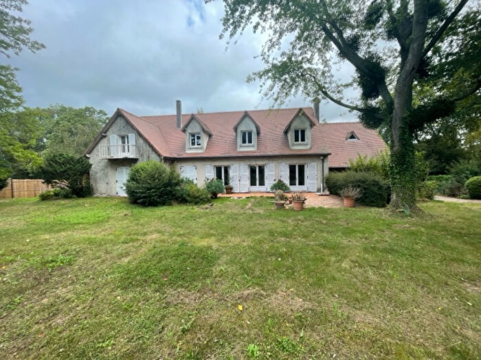 Maison 11 pièces à vendre à Janville-sur-Juine