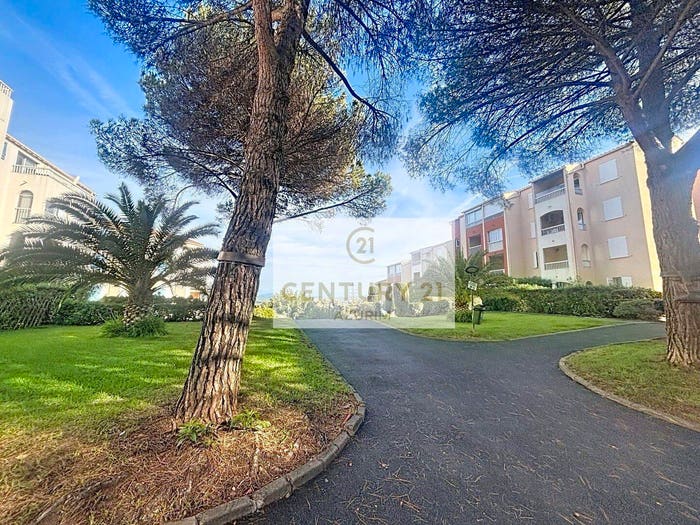Appartement 2 pièces à Centre Ville, Fréjus, à louer