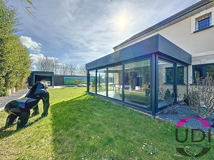 Bouray-sur-Juine : Maison 4 pièces à vendre