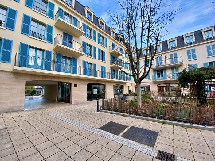 Mantes-la-Jolie, Centre-ville : Appartement 4 pièces à vendre