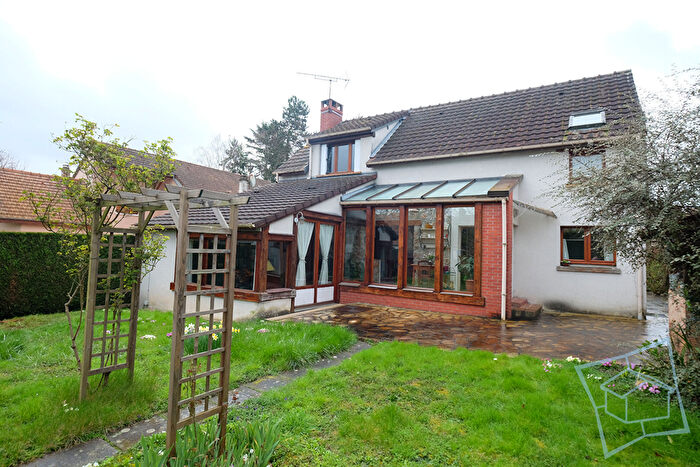Saint-Rémy-lès-Chevreuse : Maison 5 pièces à vendre