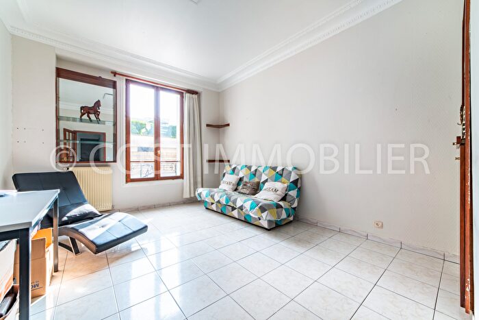 Asnières-sur-Seine, Bécon, Bourguignons : Appartement 2 pièces à vendre