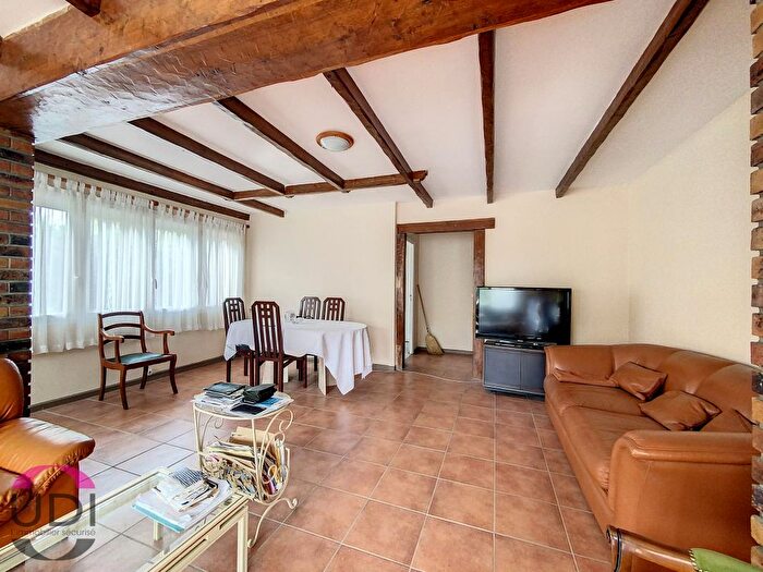 D'Huison-Longueville : Appartement 2 pièces à vendre
