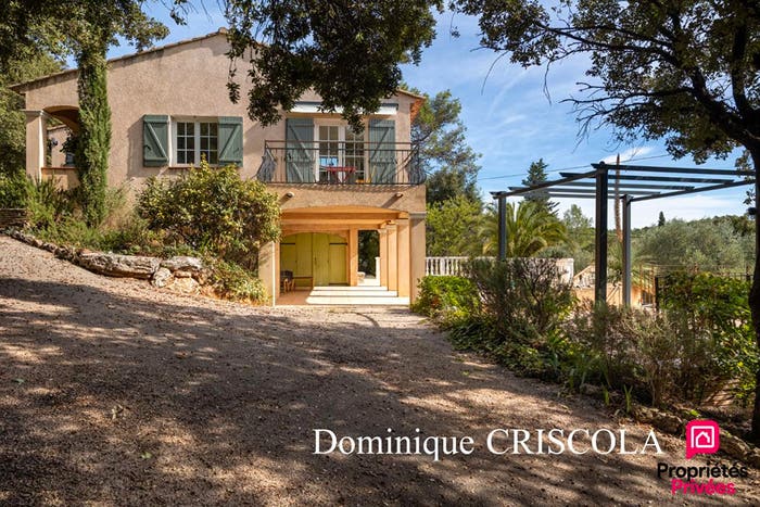 Maison 8 pièces à vendre à Sainte-Anastasie-sur-Issole
