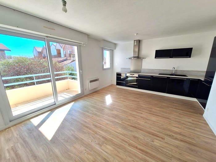 Appartement 2 pièces à Les Sables-d'Olonne, Les Roses, Route du Château d'Olonne, à louer