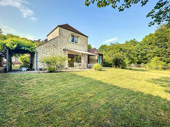 Guillerval : Maison 8 pièces à vendre