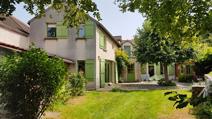 Maison 9 pièces à Videlles, à vendre