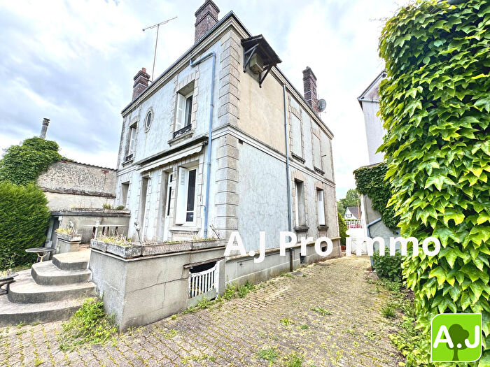 Maison 10 pièces à Bréval, à vendre