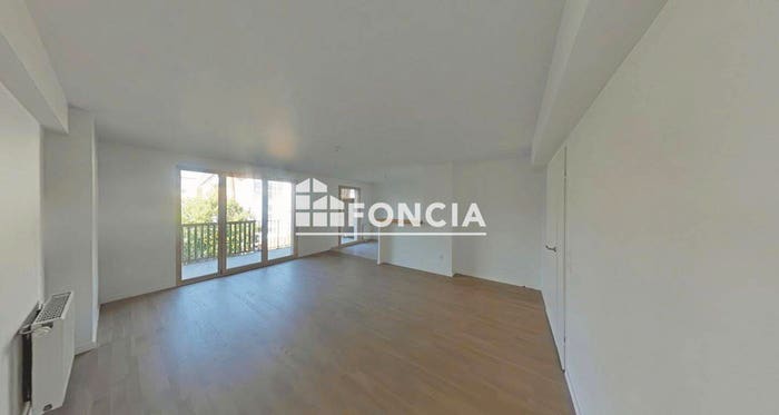 Prêtresse, Stains : Appartement 5 pièces à louer