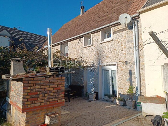 Maison 4 pièces à vendre à Sainville