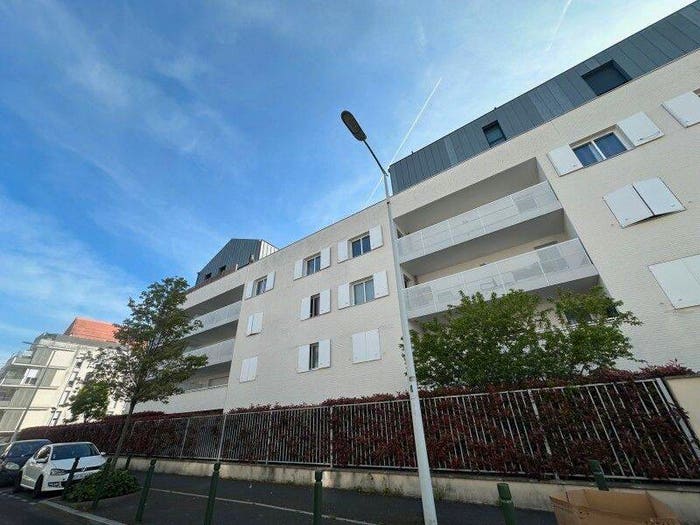 Alsace Lorraine, Neuilly-sur-Marne : Appartement 4 pièces à louer