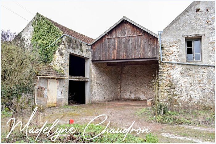 Bouray-sur-Juine : Maison 1 pièce à vendre