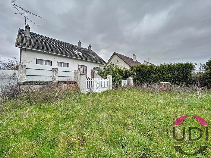 Maison 5 pièces à D'Huison-Longueville, à vendre