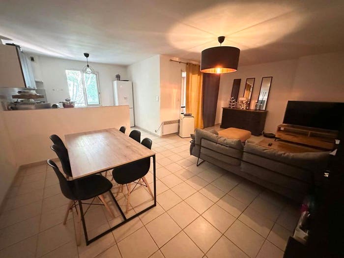 Appartement 3 pièces à Centre Ville, Le Beausset, à louer