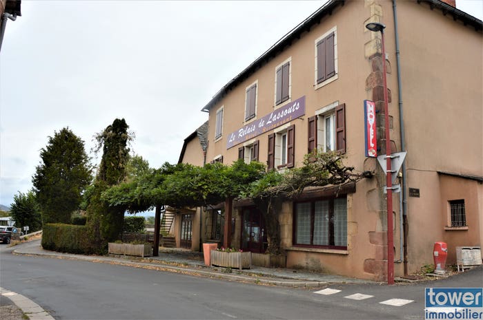 Maison 13 pièces à Lassouts, à vendre