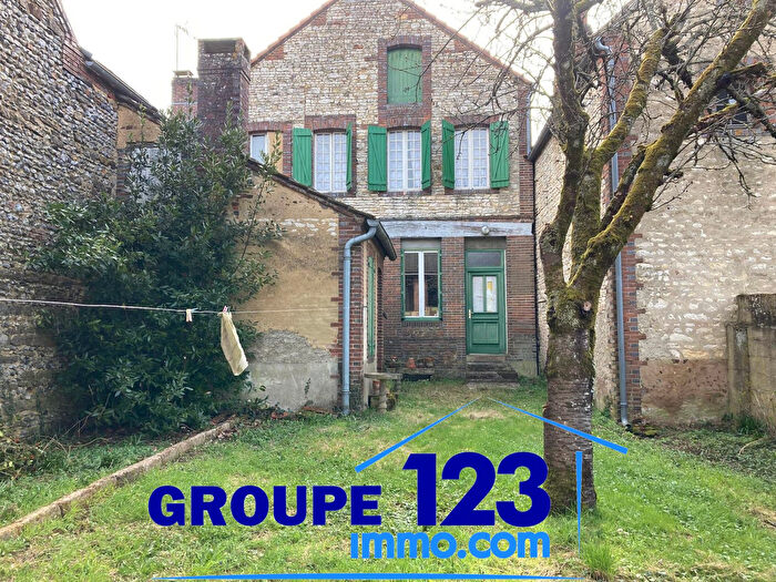 Saint-Maurice-le-Vieil - Maison 4 pièces à vendre