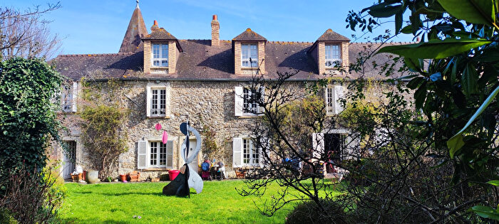 Dourdan : Maison 10 pièces à vendre