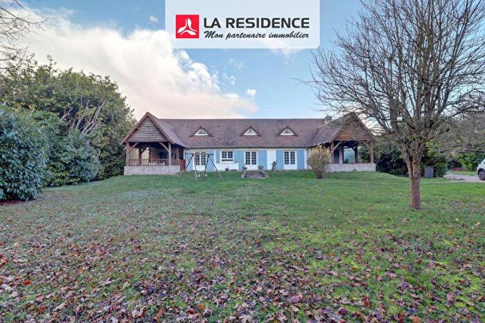 Maison 9 pièces à Bréval, à vendre