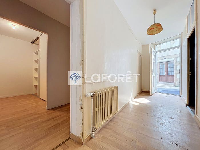 Maison 12 pièces à vendre à La Chapelle-Saint-Laurent