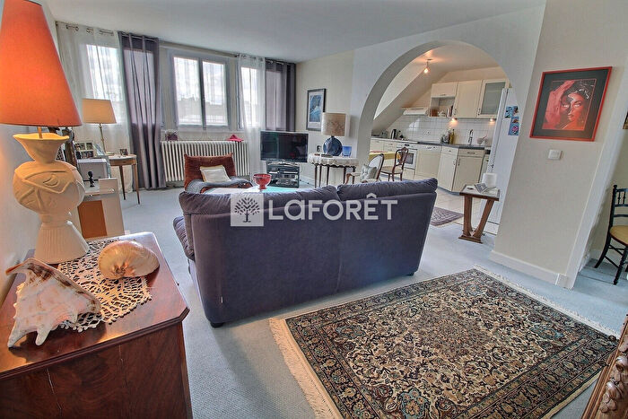 Mantes-la-Jolie, Gassicourt : Appartement 4 pièces à vendre