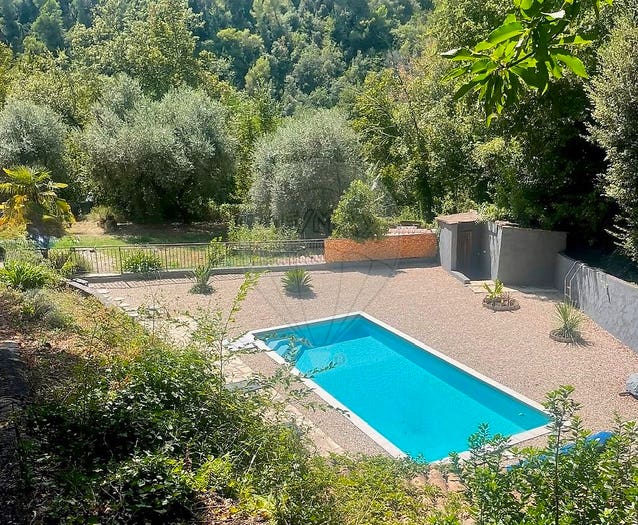 Contes : Maison 4 pièces à vendre